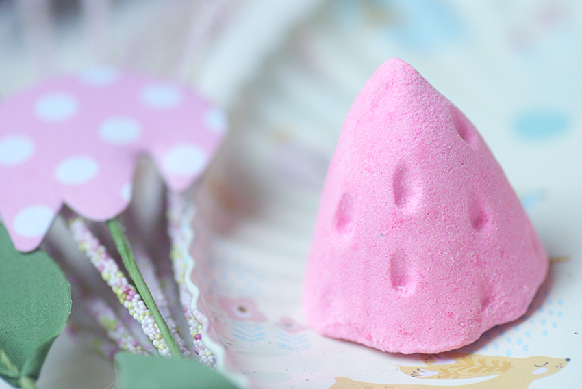 Review: Lush Strawberry Hill and Beak Street Shower Bombs - Oh My Lush.com