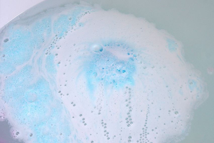 Review: Lush Moon Spell Bath Bomb - Oh My Lush.com