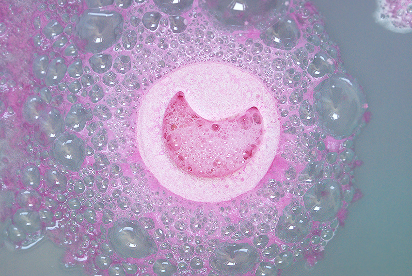 Review: Lush Moon Spell Bath Bomb - Oh My Lush.com