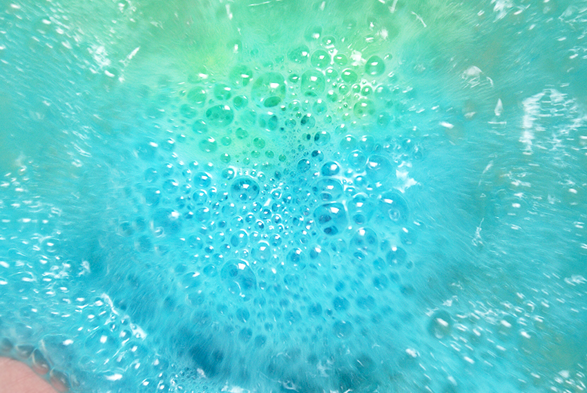 Review: Lush Kappa Bath Bomb - Oh My Lush.com