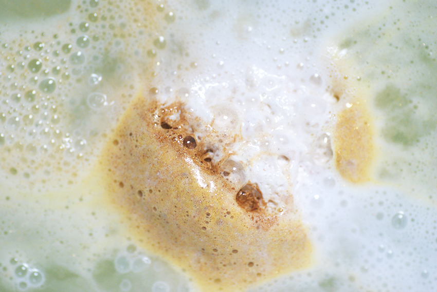 Review: Lush Turmeric Latte Bath Bomb - Oh My Lush.com