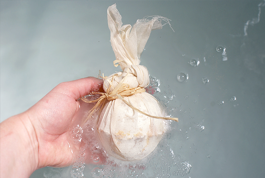 Review: Lush Flower Power Bath Bomb - Oh My Lush.com