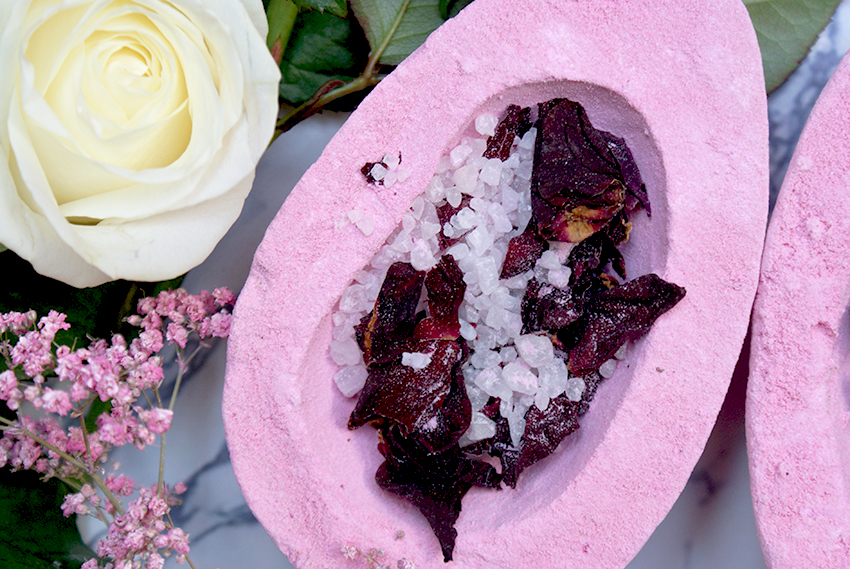 Review: Lush Rose Bombshell Egg - Oh My Lush.com