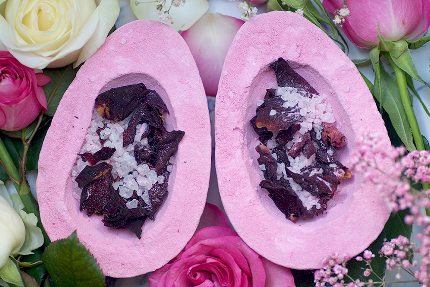 Review: Lush Rose Bombshell Egg - Oh My Lush.com