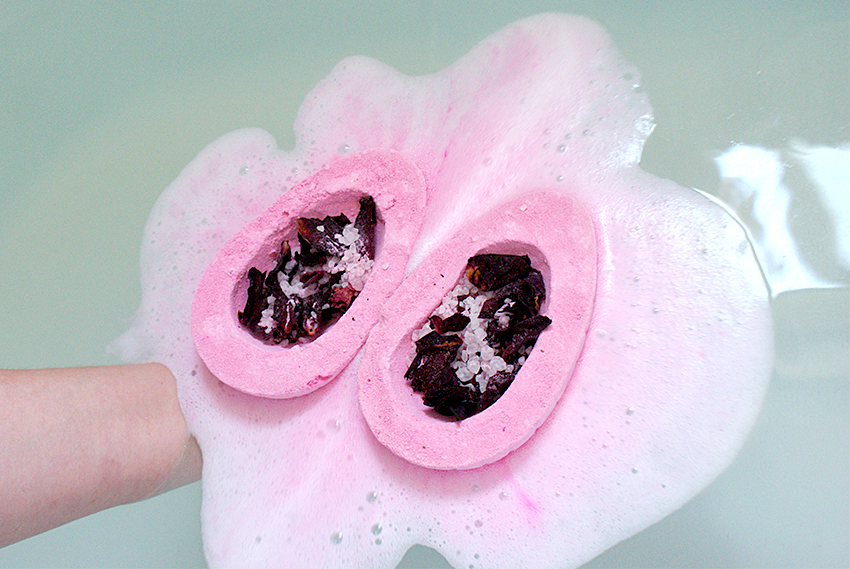Review: Lush Rose Bombshell Egg - Oh My Lush.com