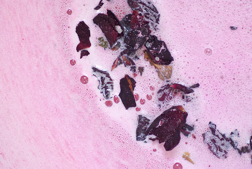 Review: Lush Rose Bombshell Egg - Oh My Lush.com