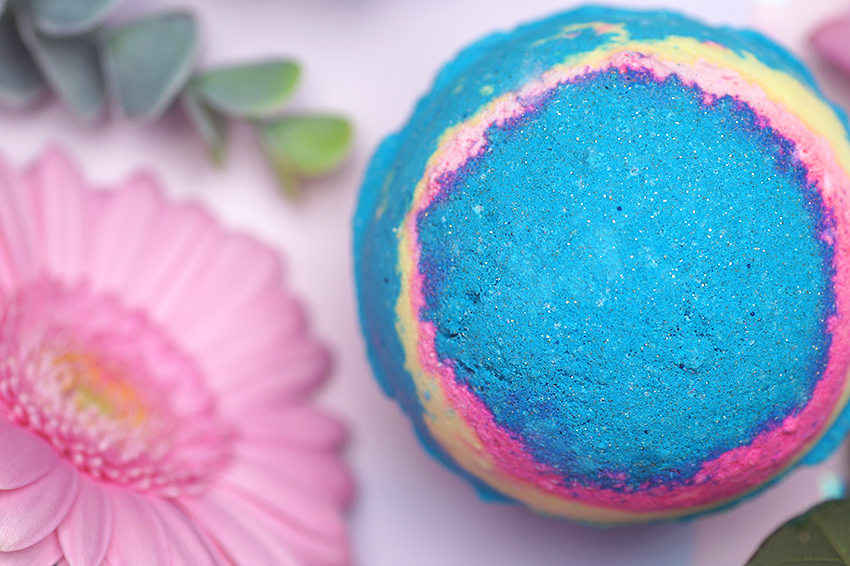 Review: Lush Intergalactic Bath Bomb - Oh My Lush.com