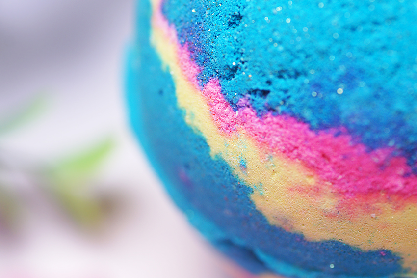Review: Lush Intergalactic Bath Bomb - Oh My Lush.com