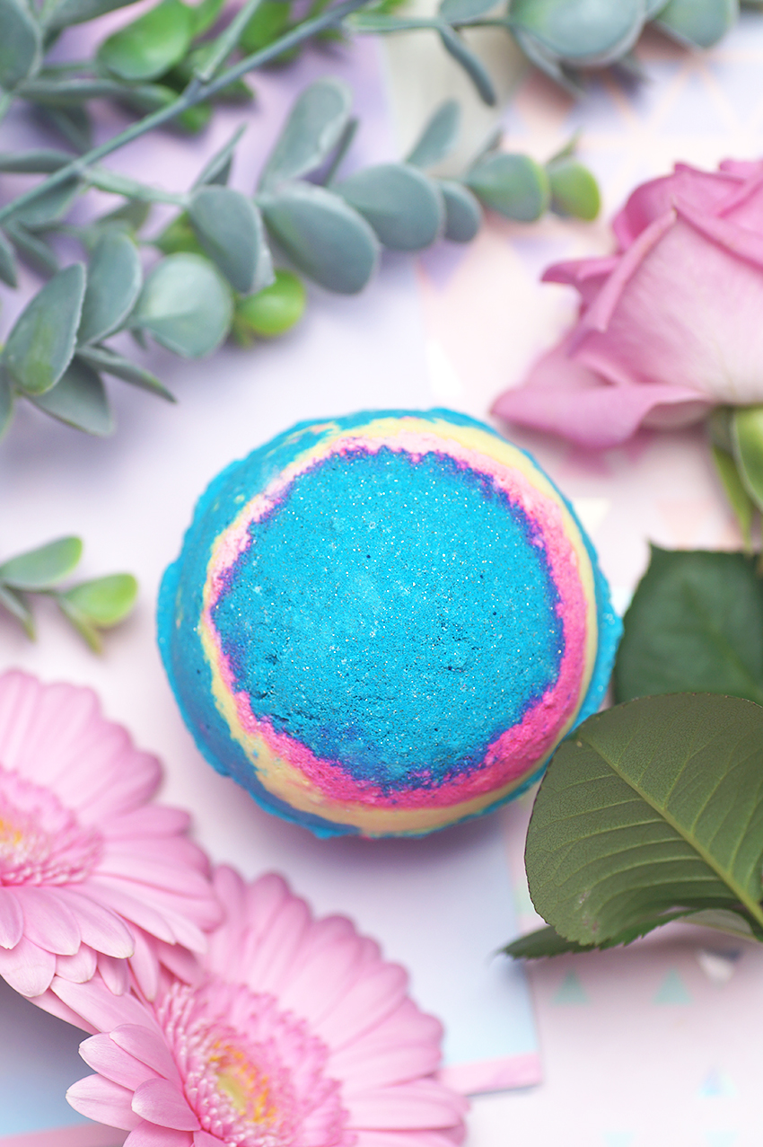 Review: Lush Intergalactic Bath Bomb - Oh My Lush.com
