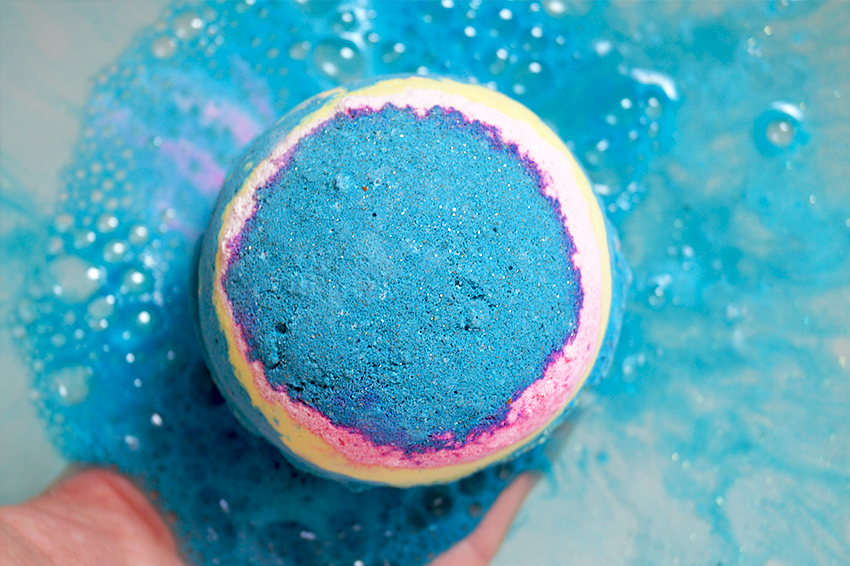 Review: Lush Intergalactic Bath Bomb - Oh My Lush.com
