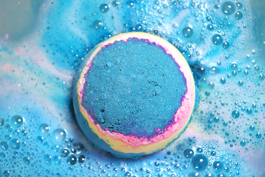 Review: Lush Intergalactic Bath Bomb - Oh My Lush.com