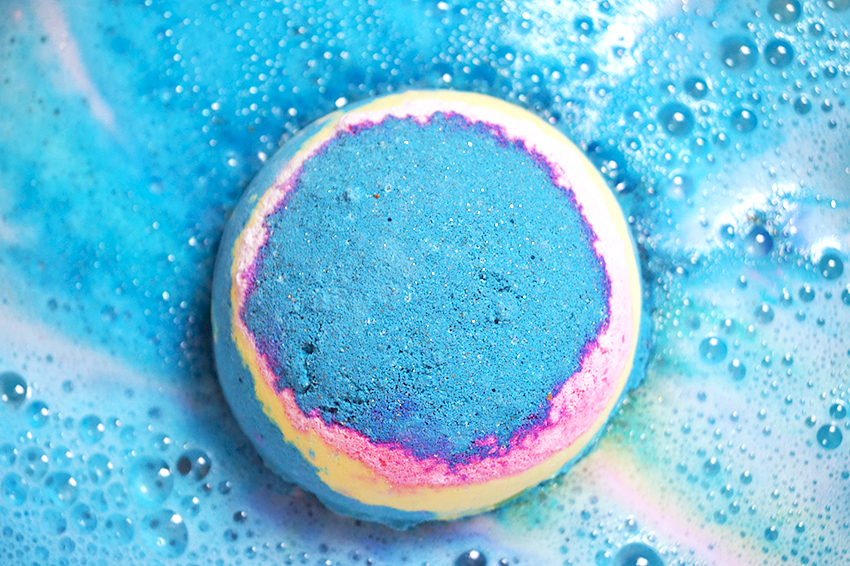 Review: Lush Intergalactic Bath Bomb - Oh My Lush.com