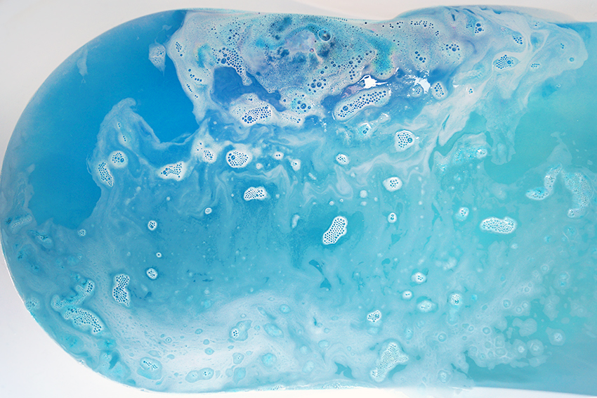 Review: Lush Intergalactic Bath Bomb - Oh My Lush.com