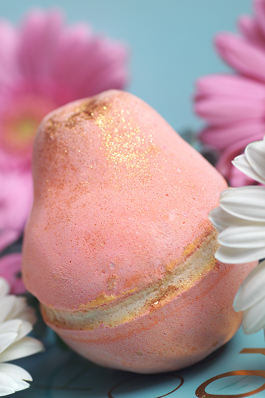 Review: Lush Golden Pear Bath Bomb - Oh My Lush.com
