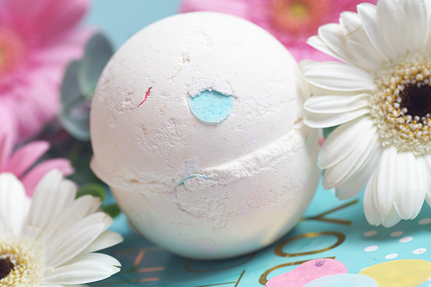 Review: Lush Dragon’s Egg Bath Bomb - Oh My Lush.com