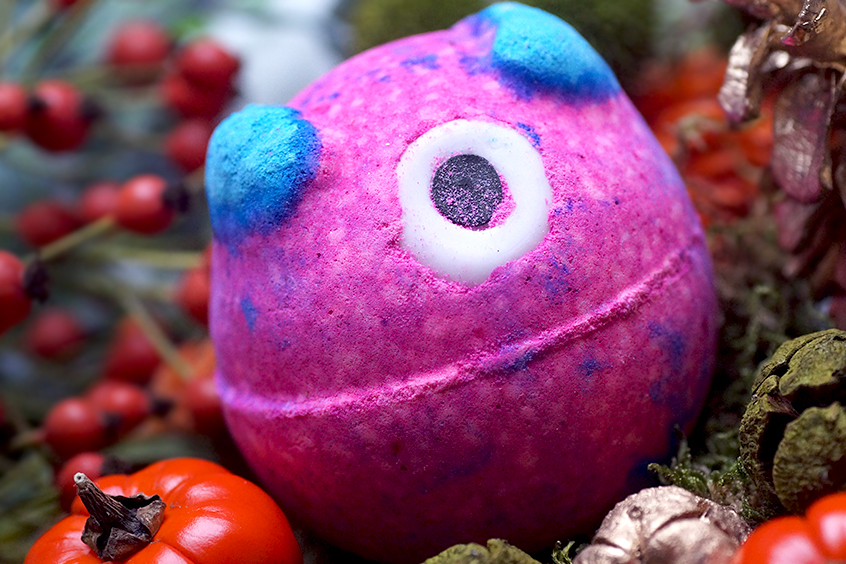 Review: Lush Monsters’ Ball Bath Bomb - Oh My Lush.com