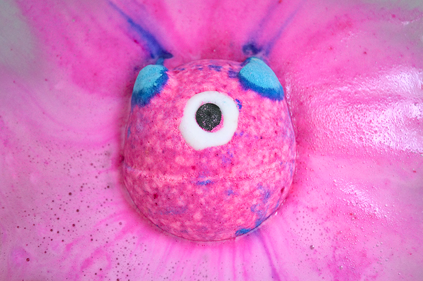 Review: Lush Monsters’ Ball Bath Bomb - Oh My Lush.com