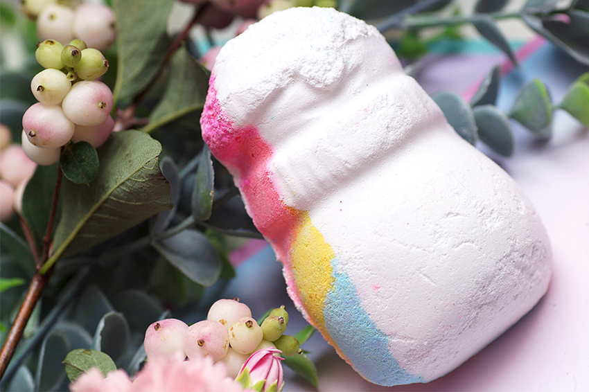 Review: Lush Snowman Dreaming Bath Bomb - Oh My Lush.com