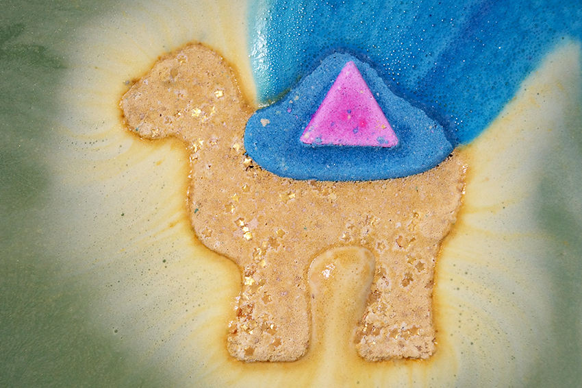 Review: Lush Chris the Camel Bath Bomb - Oh My Lush.com