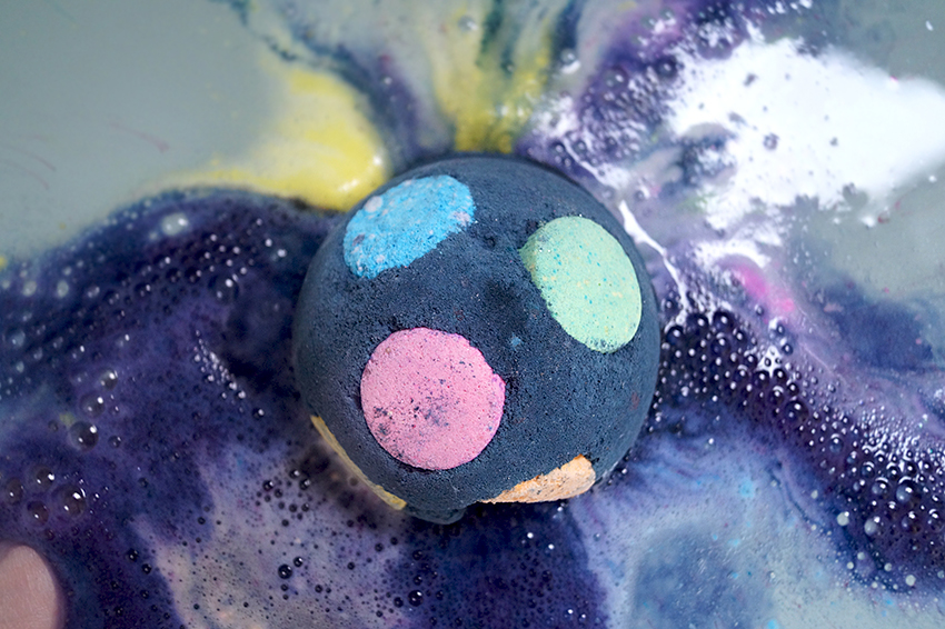 Review: Lush The World’s Smallest Disco Bath Bomb - Oh My Lush.com