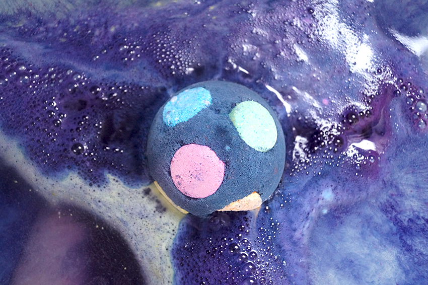 Review: Lush The World’s Smallest Disco Bath Bomb - Oh My Lush.com