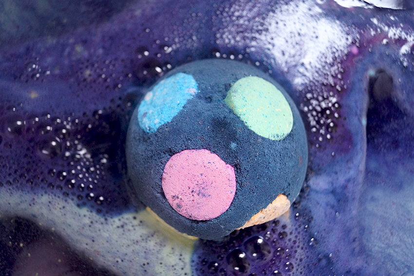 Review: Lush The World’s Smallest Disco Bath Bomb - Oh My Lush.com