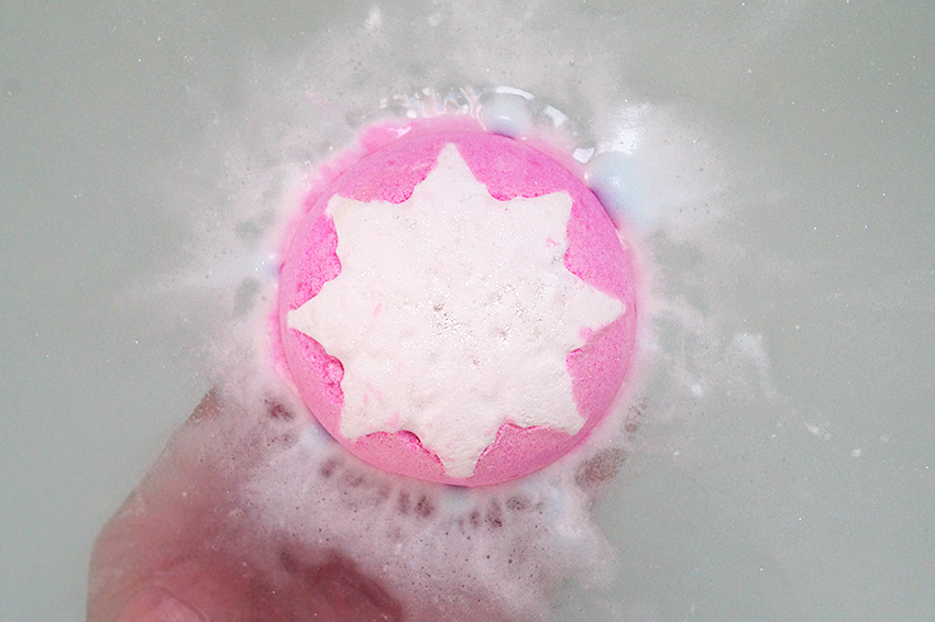 Review: Lush Snow Fairy Bath Bomb - Oh My Lush.com
