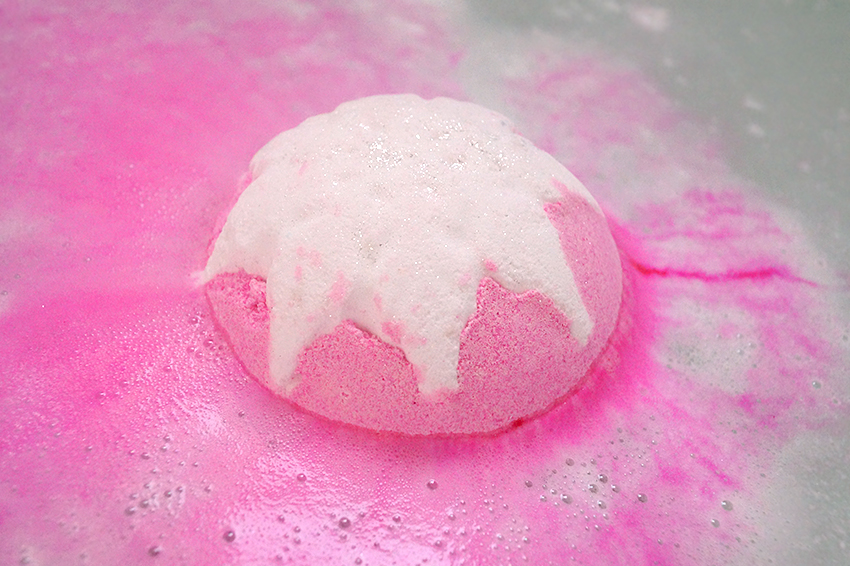 Review: Lush Snow Fairy Bath Bomb - Oh My Lush.com
