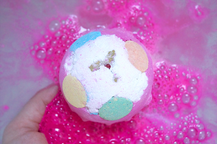 Review: Lush Luxury Lush Pud Bath Bomb - Oh My Lush.com