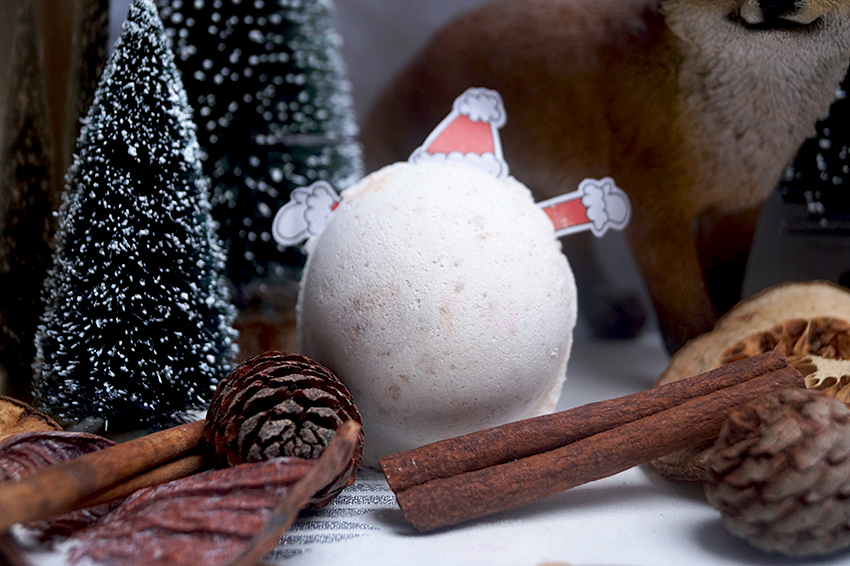 Review: Lush Not So Secret Santa Bath Bomb - Oh My Lush.com