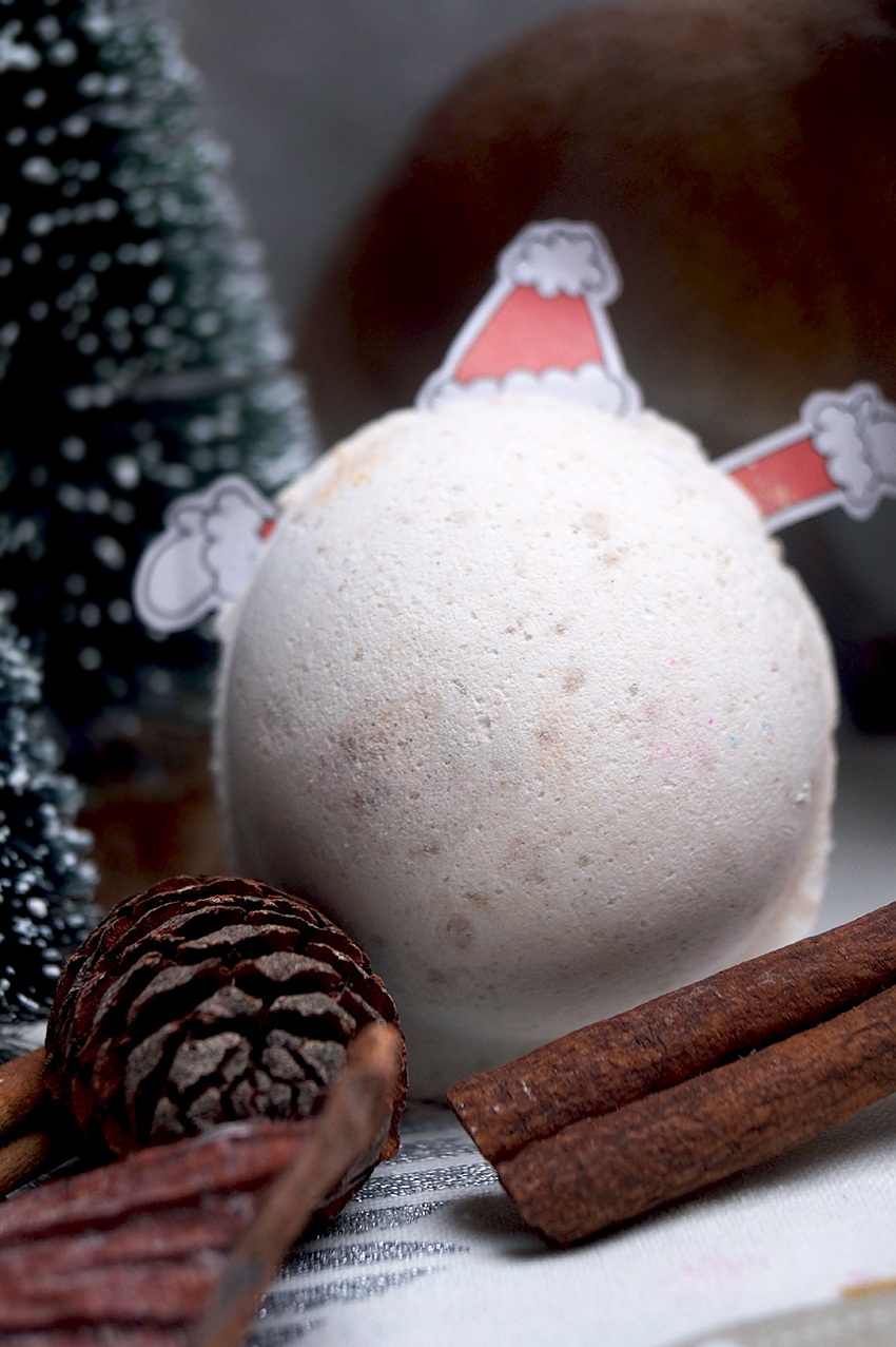 Review: Lush Not So Secret Santa Bath Bomb - Oh My Lush.com